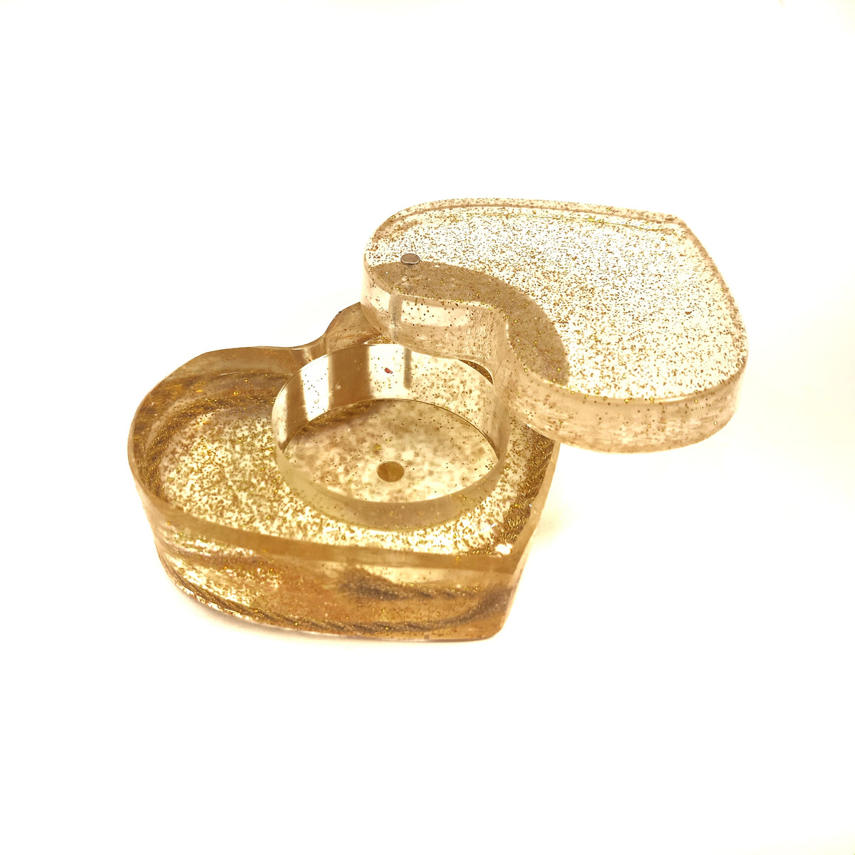 Ring Box - Boldness Clear Heart Golden Color. – HIS COMMITMENT